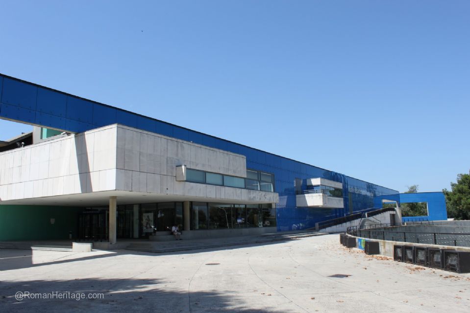 Arles Museum museo de Arles (2) (Copiar) - Miscellaneous - Museum Museo ...
