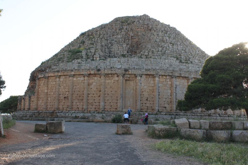 Christian Woman-s Tomb Tumba mujer cristiana - Algeria Mauritania ...